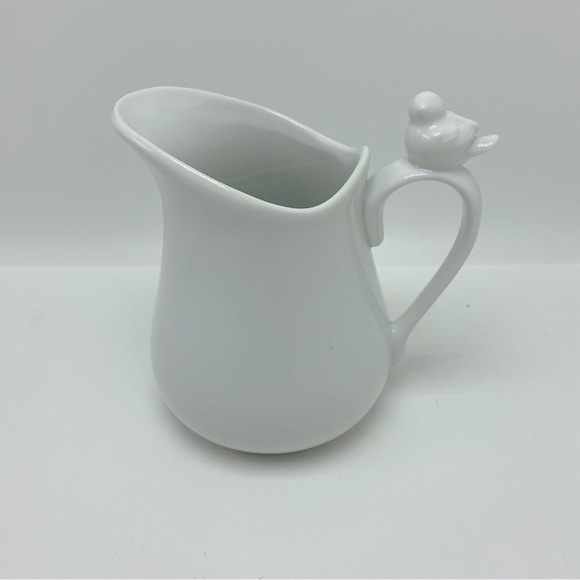 Cordon Bleu | Kitchen | Cordon Bleu White Sauce Pitcher With Bird ...